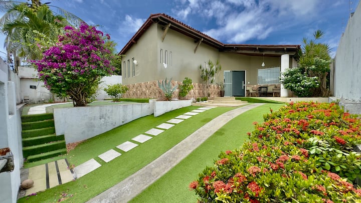 Casa C/ 3 Suítes E Piscina | Próx. Praia De Vilas - Lauro de Freitas