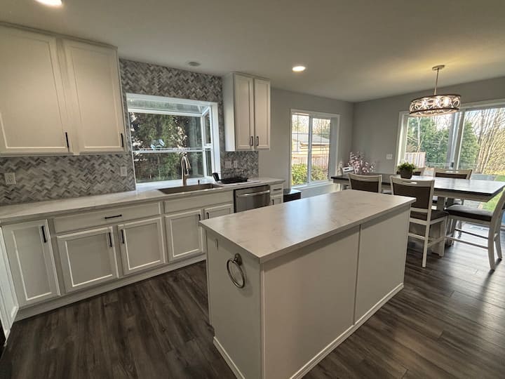 Monroe Retreat W/ Backyard Views - Great Location - Monroe, WA