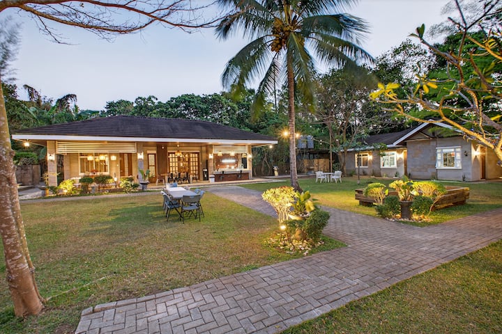Exclusive Villa In Alfonso | Breezy Garden Retreat - Alfonso
