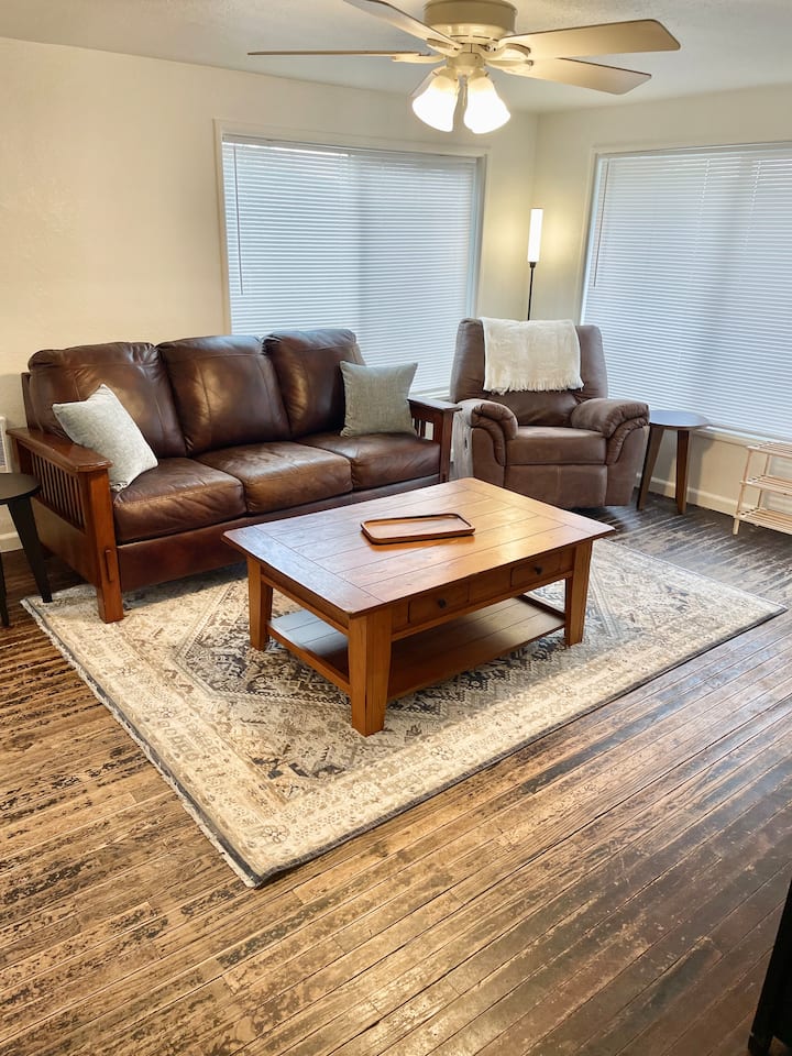 Comfortable 2 Bedroom - Roseburg, OR