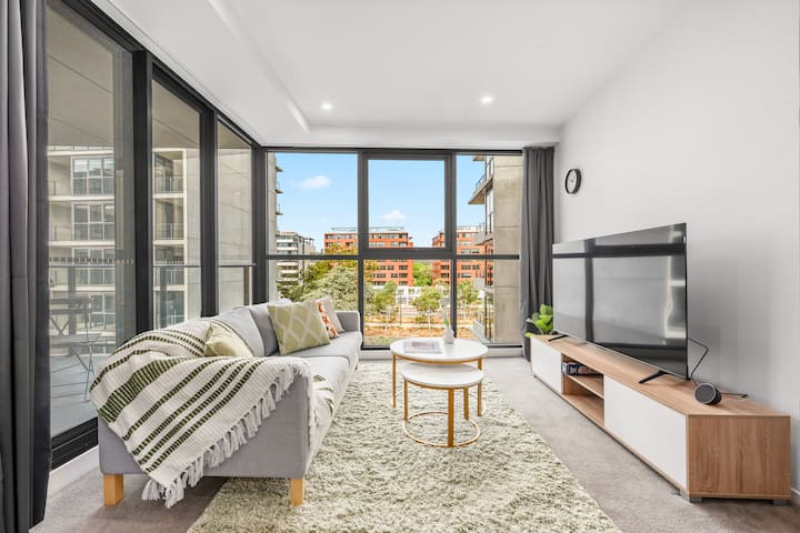 @Lyneham Modern 1br Escape W Gym, Wifi & Parking - Belconnen