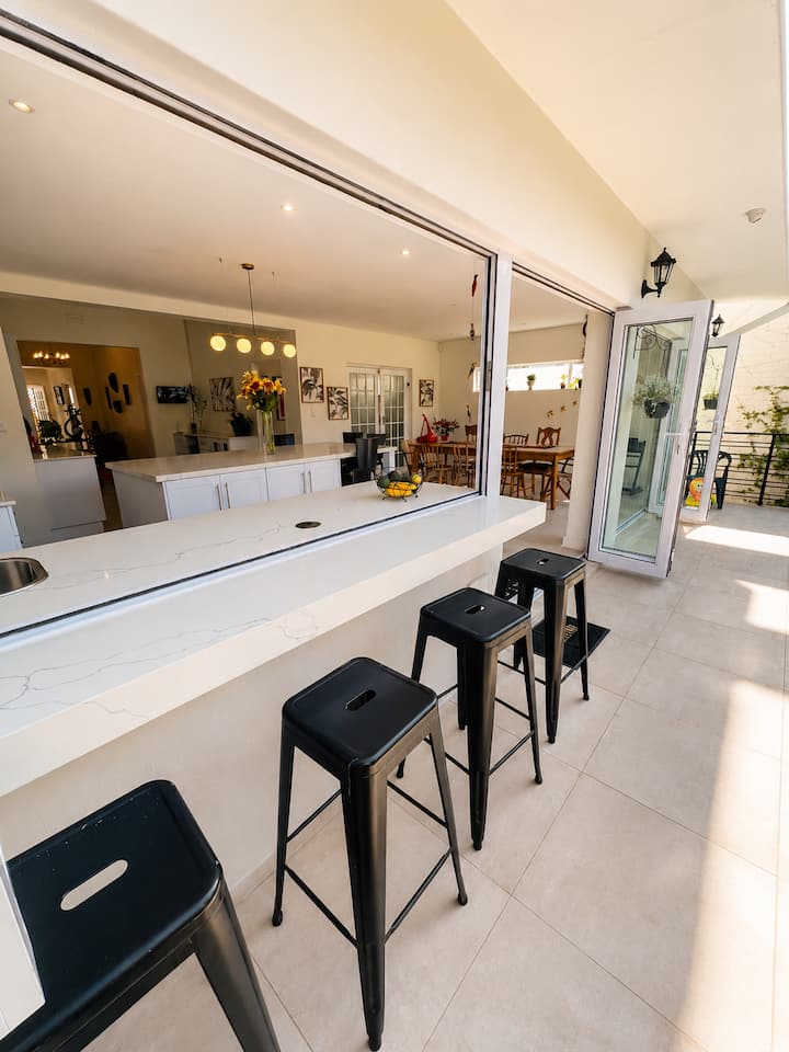 Elegant Parkhurst - 5th Street Retreat - Johannesburg