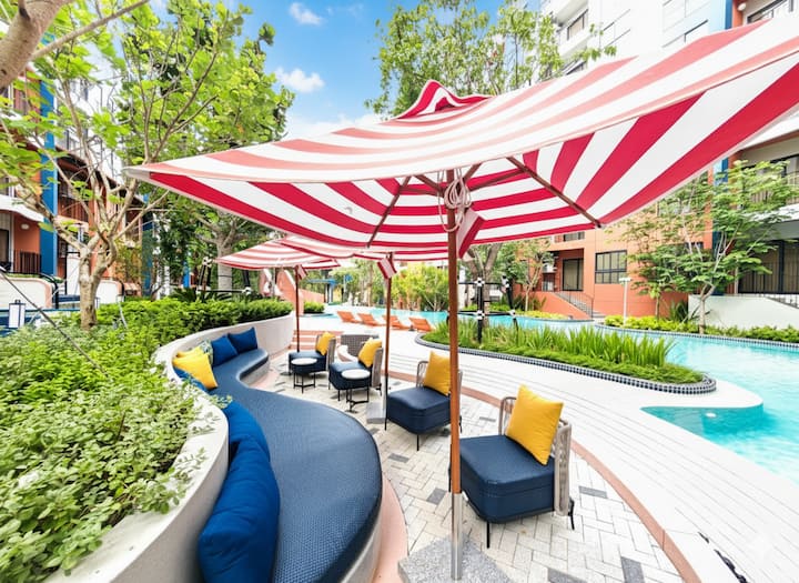 Cabanas Palm Retreat - Brand New Urban Oasis - Hua Hin