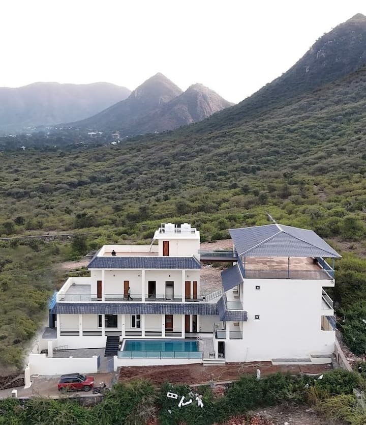 Monsoon Hills Villa Is A Luxury 6bhk Pool Villa - 烏代浦