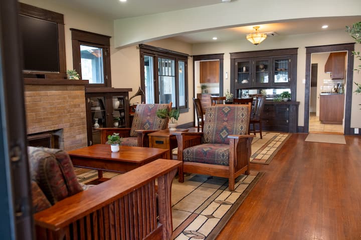 The Grand Citrus Craftsman - 1922 Home Near Disney - Fullerton, CA