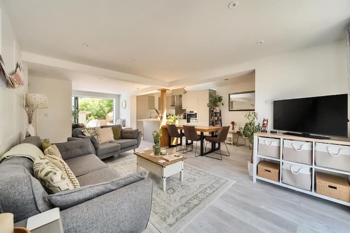 Hill Top Hide Away - Banbury