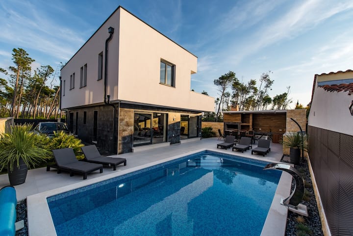 Villa Lisa With A Pool, Privlaka - Zadar - Privlaka