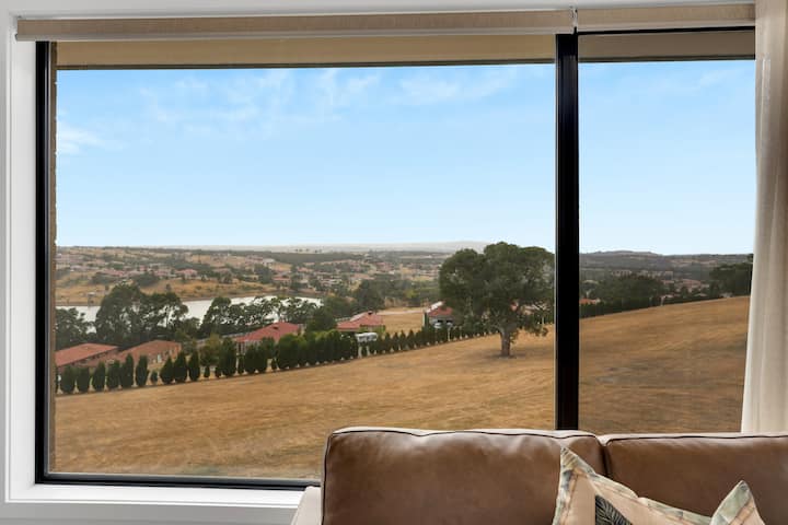 Romantic Mountain View With Lakeside Living - Kilmore