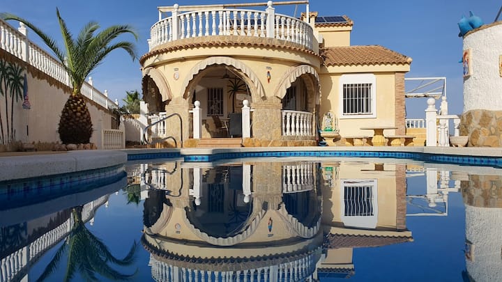 Corner Villa With Private Pool & Rooftop Views - Santa Pola