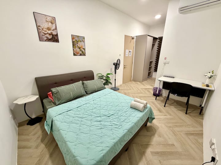 Upton Studio @ 2 Pax Kuching City - Kuching