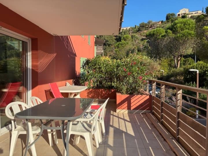 Appartement 3 Pièces Dans Résidence De Standing - Cap Estérel