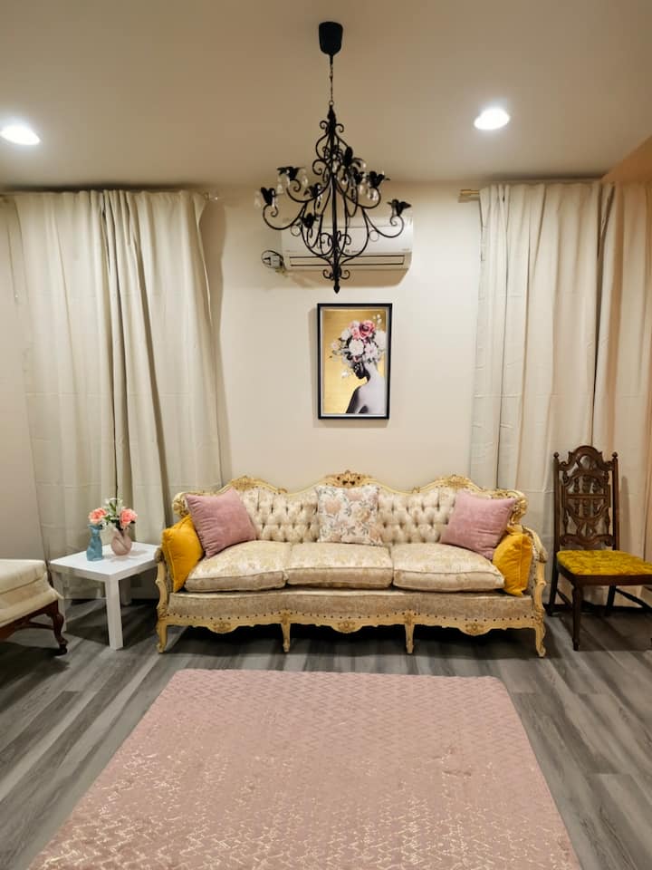 Modern 4-story Glass Walls Victorian Charm - Tacoma, WA