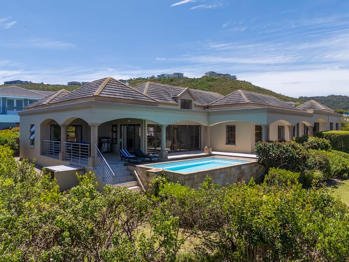 Stunning 4br Villa | Golf Estate | Private Beach - Knysna