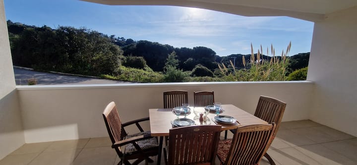 T3 Neuf Grande Terrasse Vue Mer & Plage à Pied - Porticcio