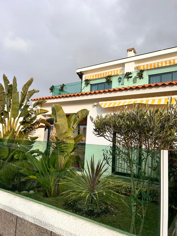 Casa Em Mindelo, A Apenas 300 Metros Da Praia. - Labruge