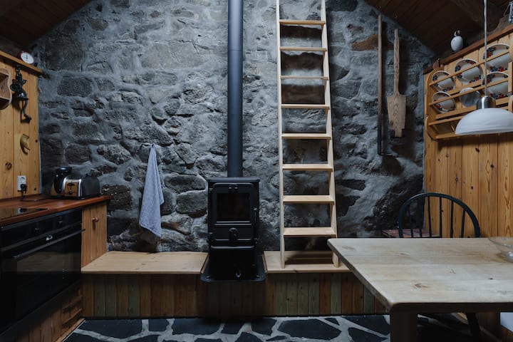 Klettastova · Cottage · Rustic Stay · Village Life - Faroe Islands