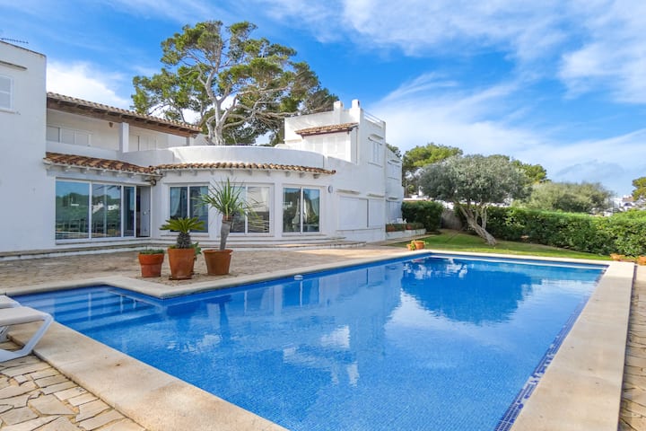 Villa En Cala D’or Con Gran Piscina Y Jardín - Cala d'Or