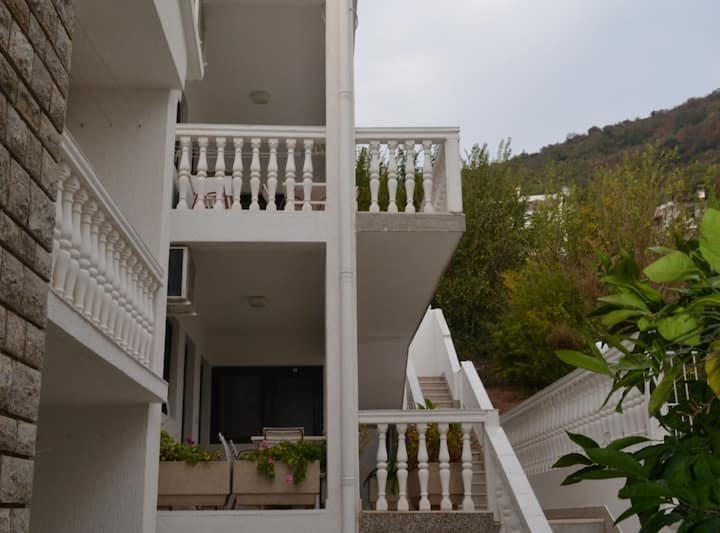 Guest House 4m Gregović - Three Bedroom Apartment - Montenegro
