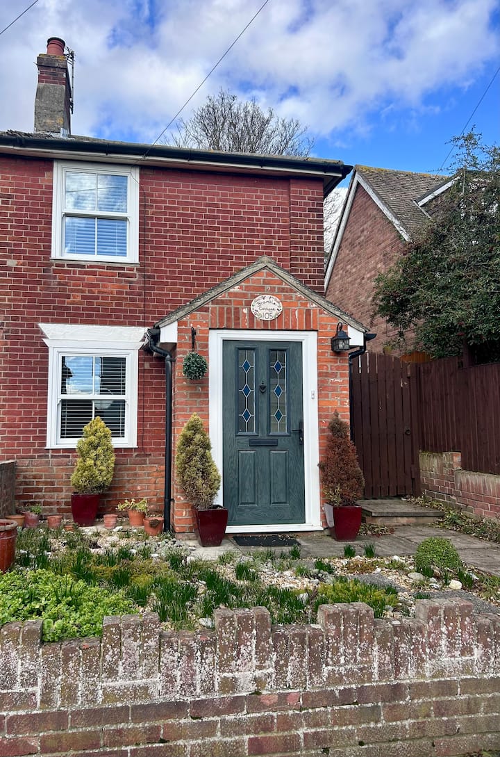 Bramble Cottage - West Mersea