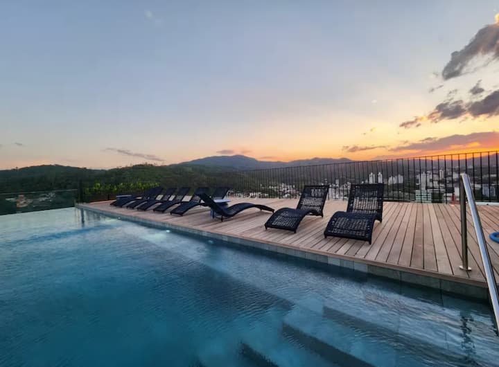 Loft Novo 1812 - 200m Vila Germânica •Pisc•garagem - Blumenau