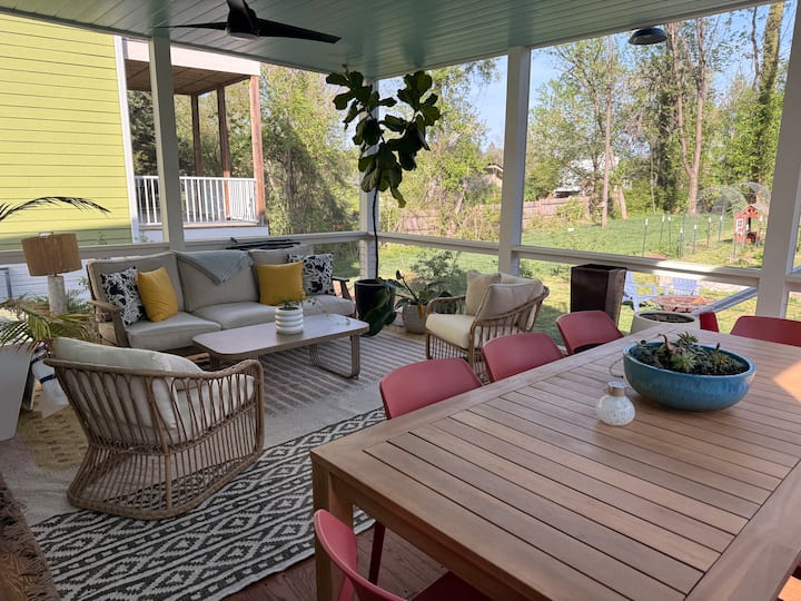 Entire Home In Downtown Cville, Screen Porch - Charlottesville, VA
