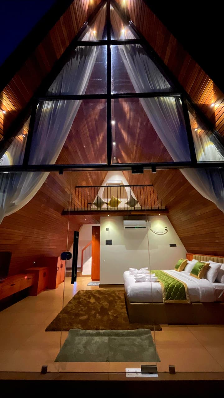 A Quiet Frame Where Blue Water Learns To Breathe - Varkala