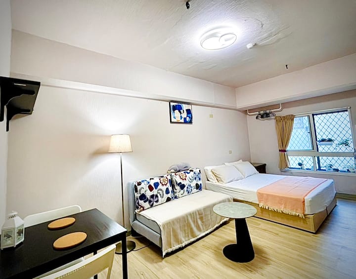 高樓層舒適獨立公寓、捷運24小時管理樓下公車、晴光夜市24小時超商寧夏夜、上引水產 - Taiwan