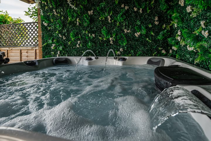 Sun Set House With Hot Tub - Ely