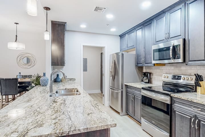 Beautiful 2br 1st-floor | Patio | Pool - Tucson, AZ