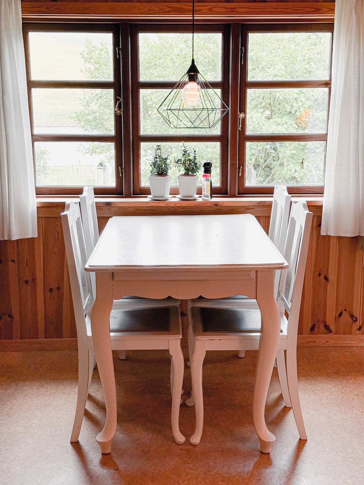 Cozy 2 BR Family Friendly Vacation Home - Sleeps 5 - Cabins for Rent in ...