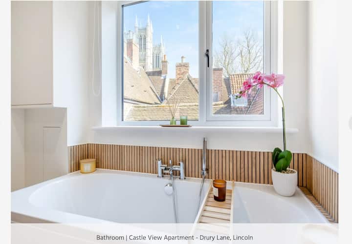 Cathedral Quarter, Stunning Views, Private Balcony - Lincoln