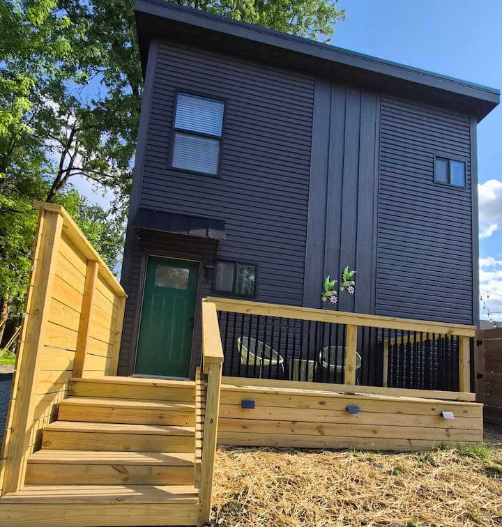 The Sprucy Cottage! - Indianapolis, IN