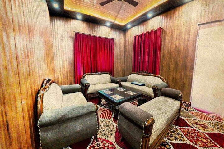 Villa Royale 5 Bedroom Cottage In Kud, Patnitop - Sanasar