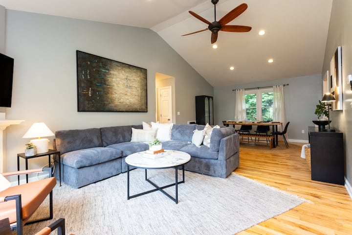 Blue Sky Bungalow - Black Mountain, NC