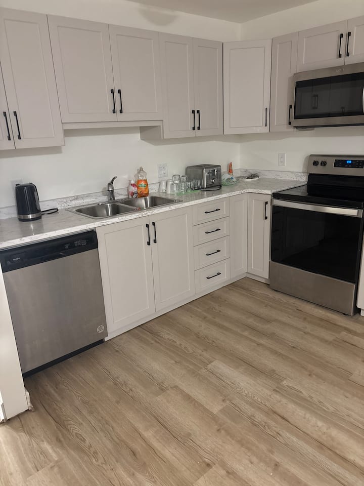 Beautiful Brand New Town House - Smiths Falls