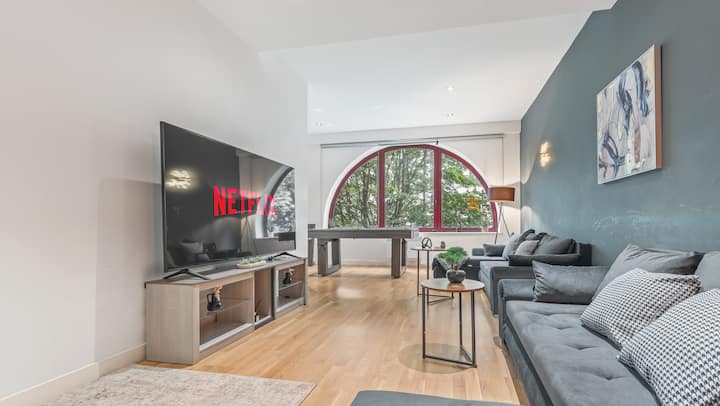 Modern Luxury Flat With Pool Table - Leeds