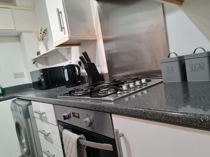 Courteenhall Suite | Smart Tvs In All Bedrooms - Kettering