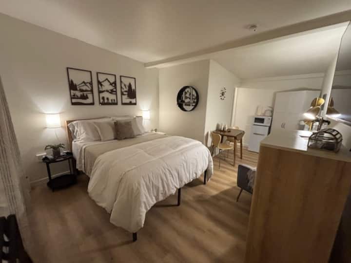 Lodge Lux Room - Redmond, OR
