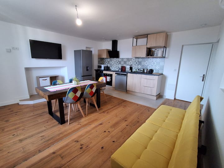 T3 Avec Vue Incroyable, Dans Corps De Ferme. - Le Bourget-du-Lac