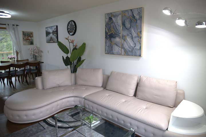 3 Bedroom Home Close To Amenities And Transit - Comox