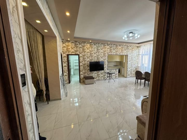 Cozy, Remodeled 3 Bedroom Home - Yerevan