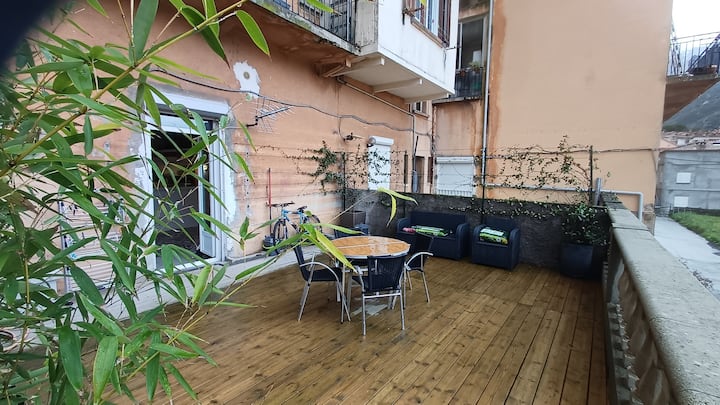Grande Terrasse Au Cœur De La Ville. - Corte
