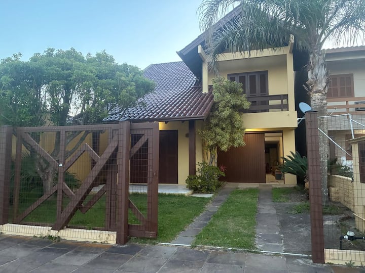 Grande Casa Próximo à Praia E Ao Centro - Tramandaí