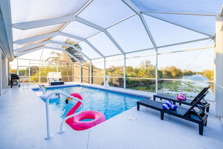 Waterfront Oasis| Heated Pool | Arcade |Movie Room - 케이프코럴