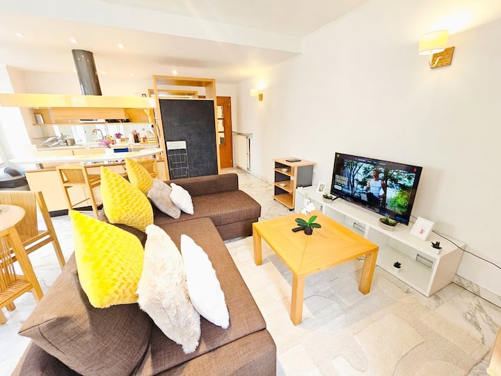 Smart Retreat Next To Luxembourg Station - Luxemburg