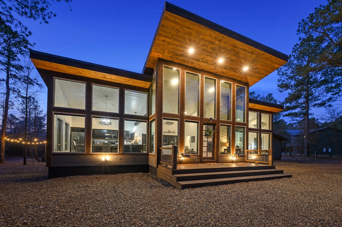 Luxury Farmhouse Cabin-3 King Suites + Bunk/Game - Cabins for Rent in ...