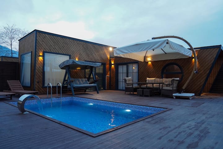 Sıcak Havuzlu Ve Jakuzili 2+1 Göle Sıfır - Sapanca