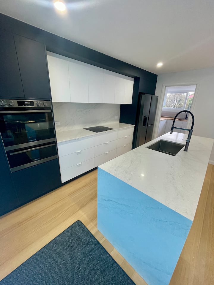 West Hobart Home In Prime Location - Hobart