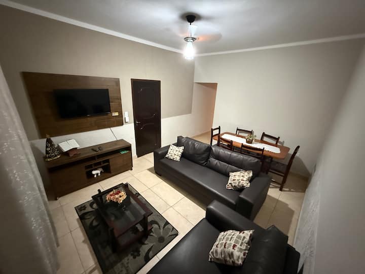 Casa A 200m Do Santuário 
 Vá A Pé à Basílica - Aparecida