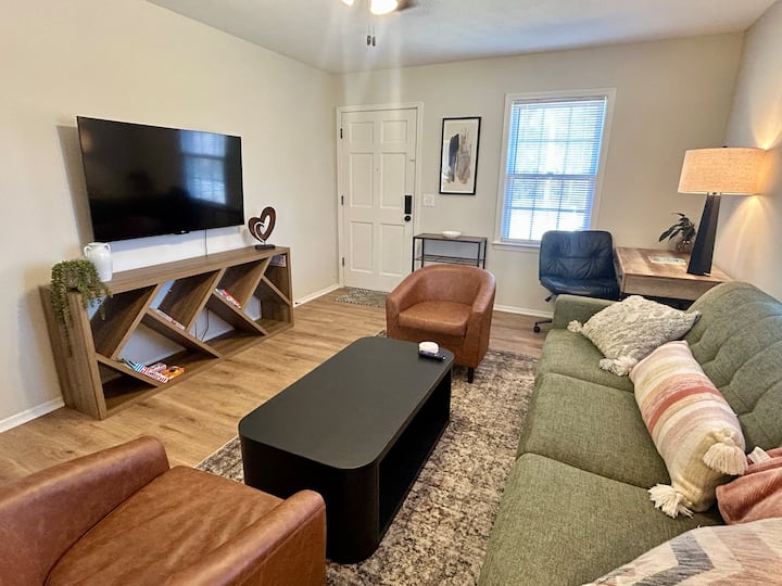 2 Bed/1 Bath - 5 Miles To Downtown! - Easley, SC